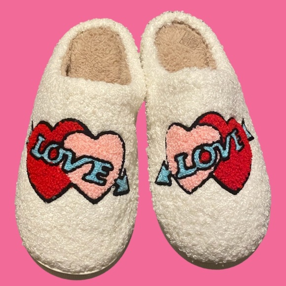 Unbranded | Shoes | Cozy Love Heart Arrow Slippers Valentines Day ...